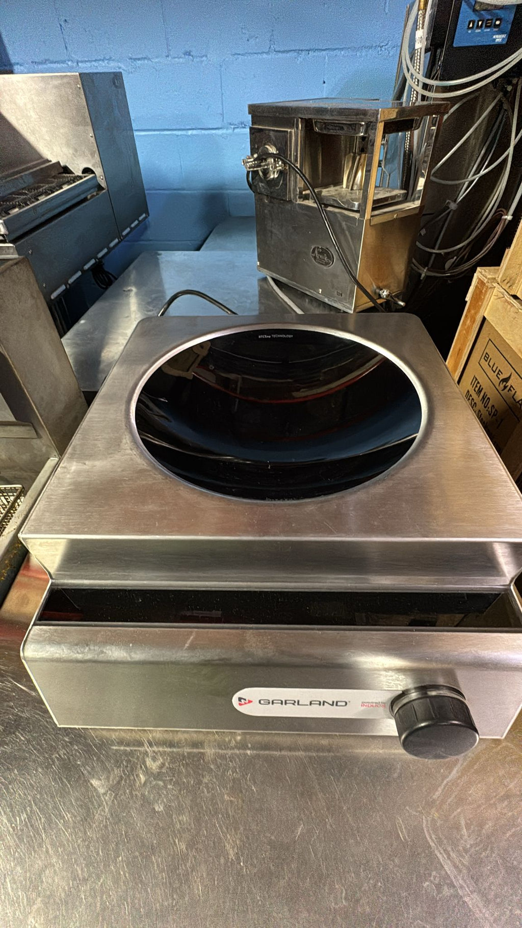 Garland Instinct GIIC-SW3.5 Electric Induction Countertop Wok Range ...