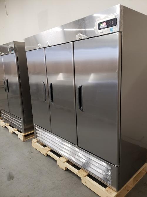 Windchill Pro MLF72-S Stainless Steel Triple Solid Door 82" Wide Reach ...